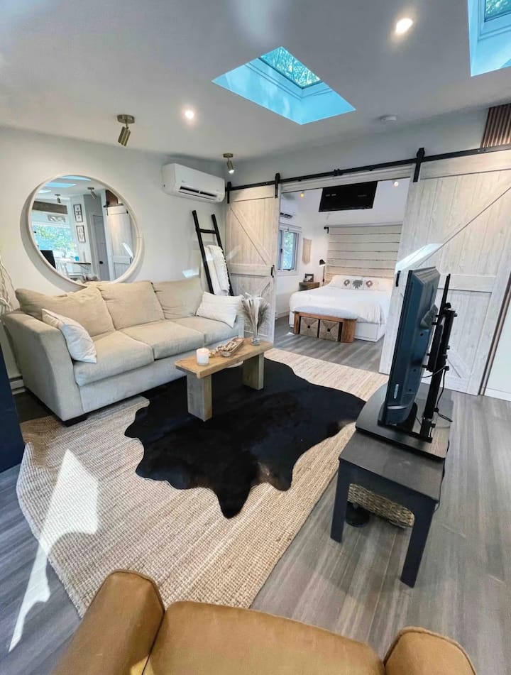 Luxury Tiny Home | Near Rocky Neck - Connecticut