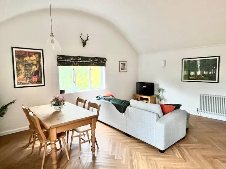 The Old Dutch Barn At Rocklands - Forest of Dean