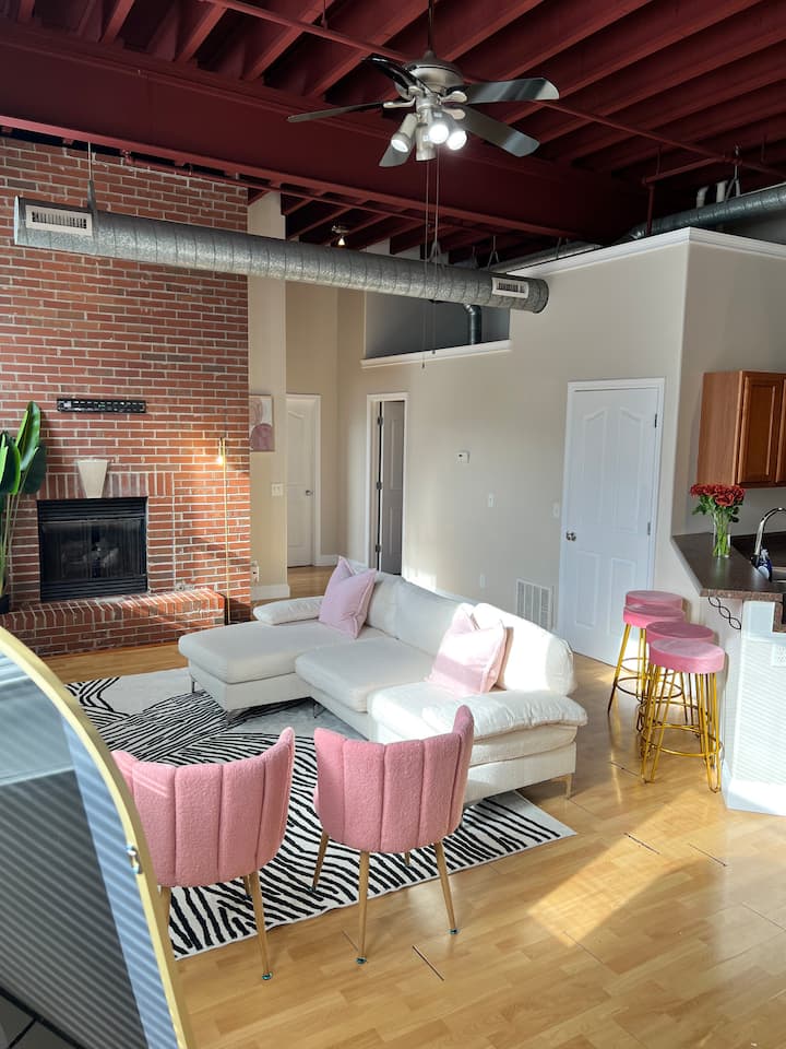 Pretty Loft Near Airport And Highway - Spanish Lake, MO