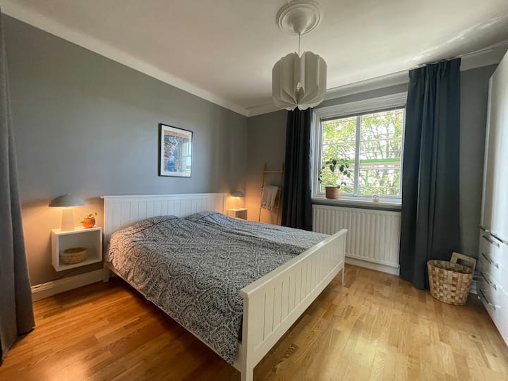 Rymlig Och Modern Lägenhet I Lugnt Läge - Gothenburg