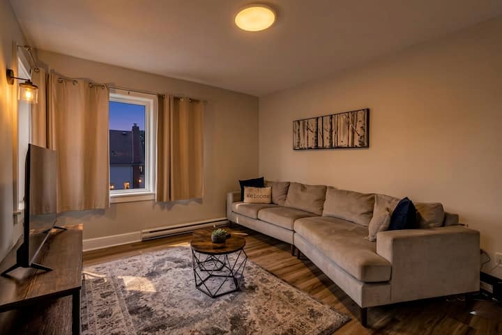 Bright 1-br Apt, Prime Location - Cornwall