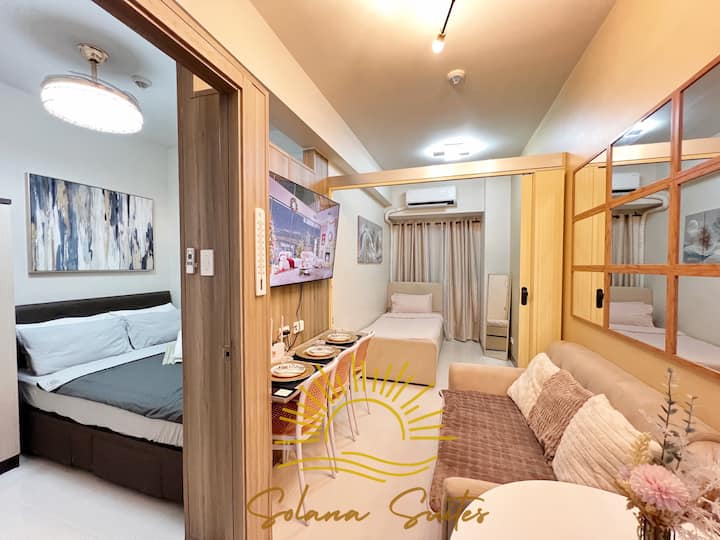 2 Br Solana Suite | Pool View Near Airport & Moa - Manila