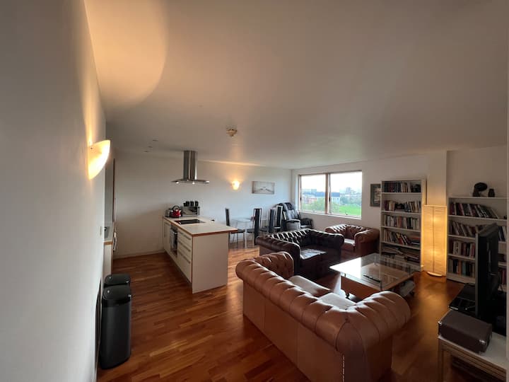 Central London Flat With Views - 