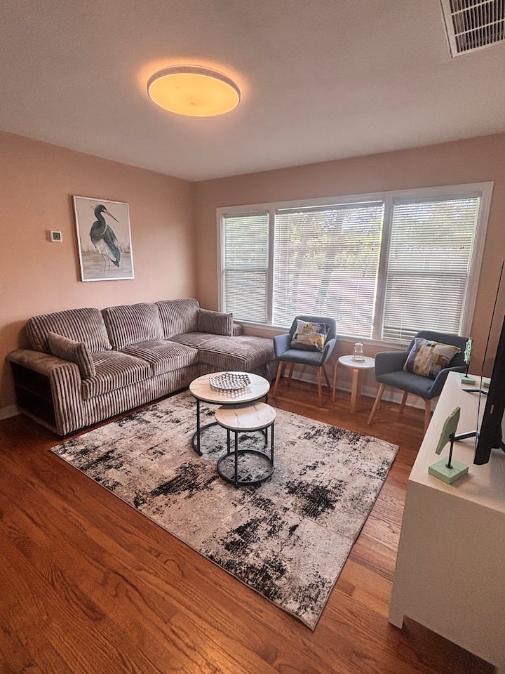 Beautiful ‘N Cozy 1 Bedroom Apt - Clearwater, FL