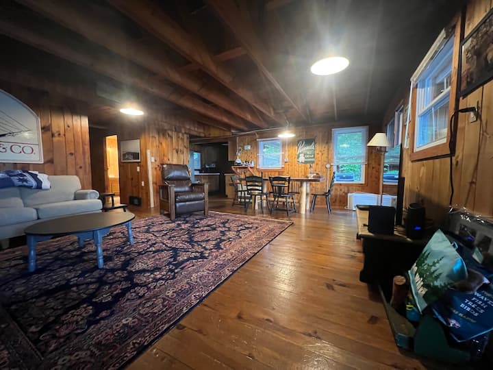Rustic Lakefront Cabin On Beautiful Belgrade Lakes - Waterville, ME