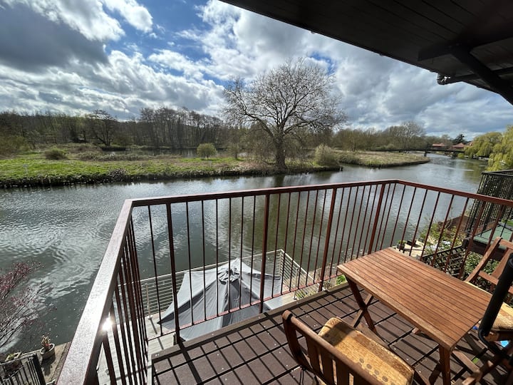 Heavenly Broads Retreat On The Water In Norwich - Norwich
