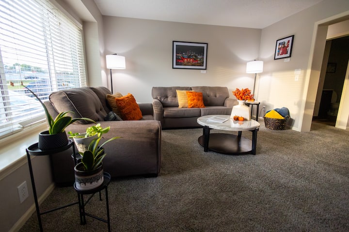 Grandview Full Home - 3 Bdr - Belton, MO