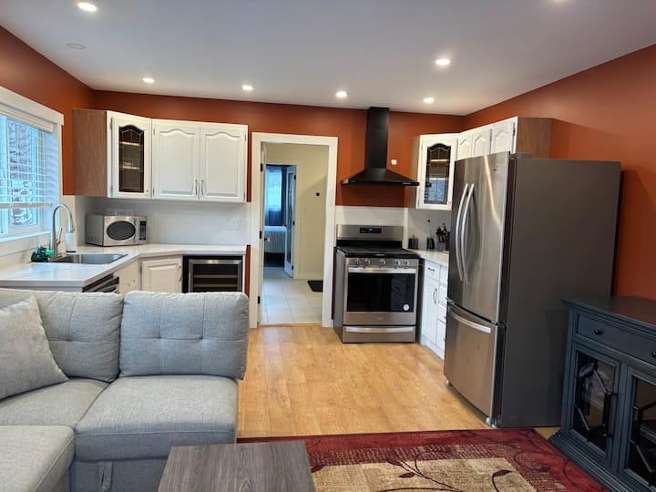 Quite Beautiful Cottage Suite - Oliver