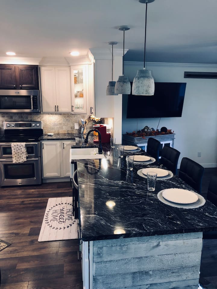 Cozyhome Smoky Mtns Dtw Knoxville February Deals - Knoxville, TN