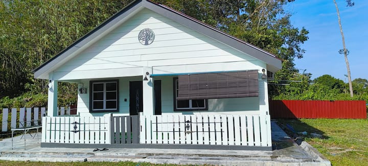 Cozy Retreat: Charming Tiny House - Alor Gajah