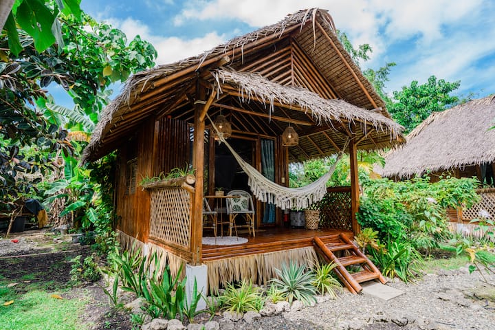 Peaceful Bamboo Cottage – Garden Stay & Breakfast - Moalboal