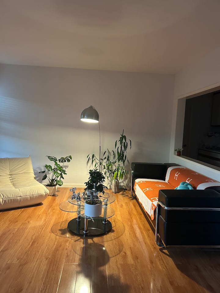Scenic & Spacious Mid-century Home: Room C - Vallejo, CA