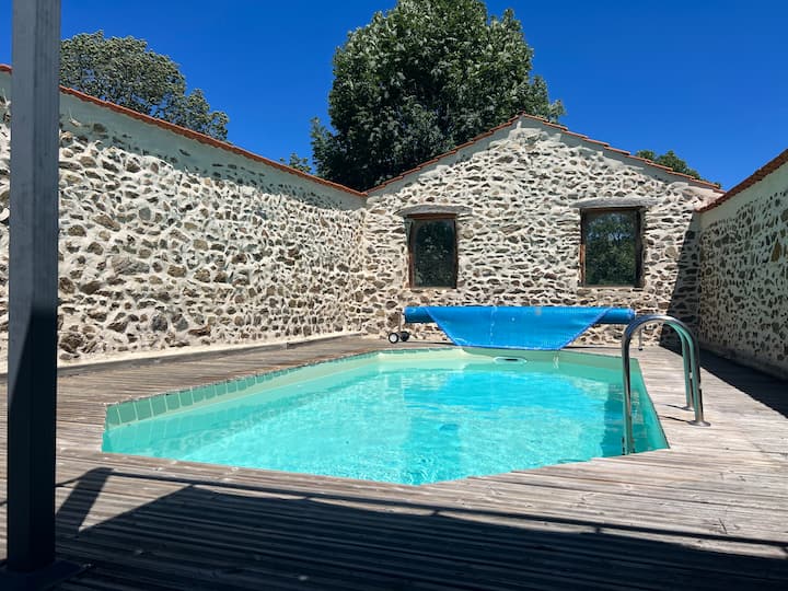 Grande Maison Familiale – Terrasse& Piscine Privée - Haute-Loire