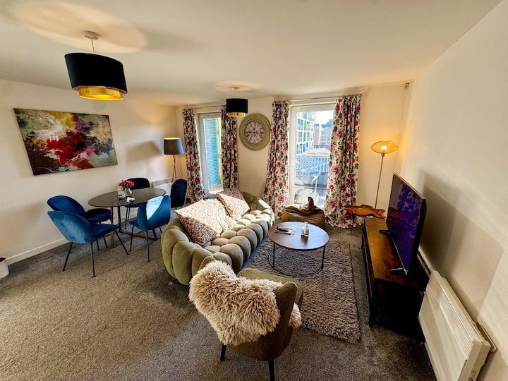 Blueberry Tree Apartment – Balcony By Trainstation - Cambridge