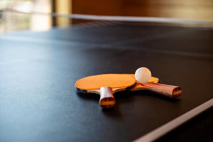 The Ultimate Bear-themed Cabin | Hot Tub | Slps 16 - Pigeon Forge, TN