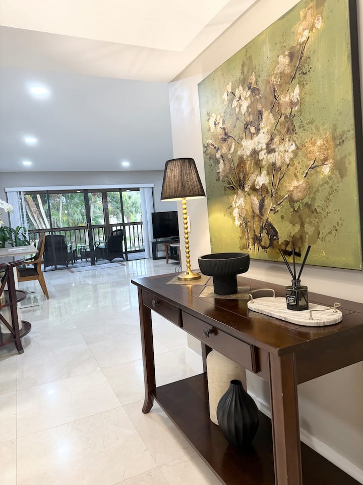 2 Bed 2 Bath Spacious Condo. - Palm Beach Gardens, FL