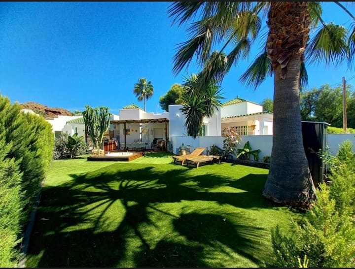 Casita Azul - Águilas