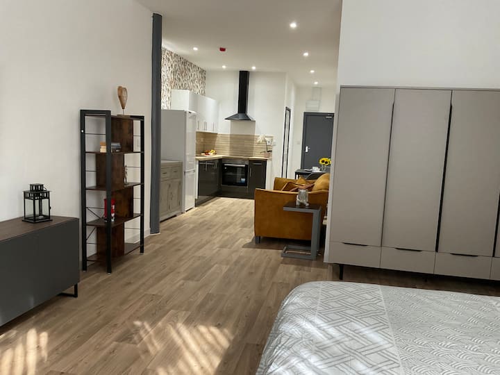 Large Nice Apartment - Liverpool