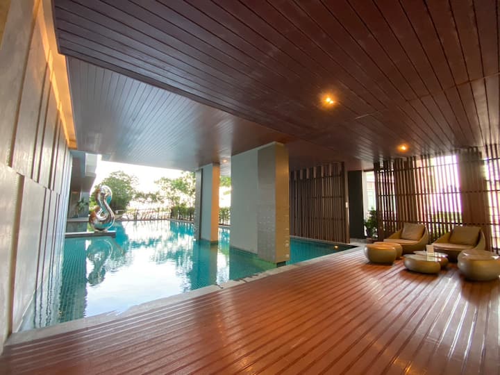 2 Mins Walk To Bts, Pool-gym, Co-working Space. - Phra Khanong