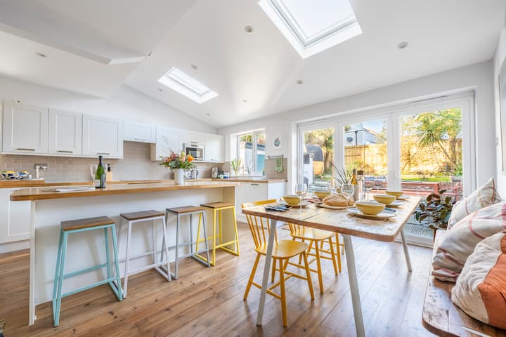 Cool & Characterful 4 Bed 2 Bath With Garden Sauna - Poole