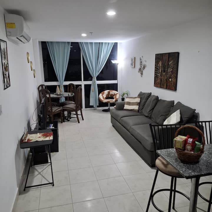 Cómodo Y Acogedor Apartamento - Panama