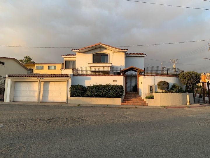 Casa Bugambilias, Cuenta Con Calefacción Y A/c - Ensenada