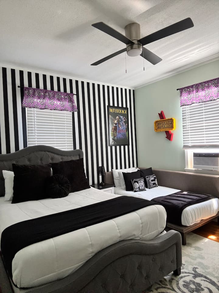 Lally’s House- Charming & Witchy, Salem Common! - Beverly, MA