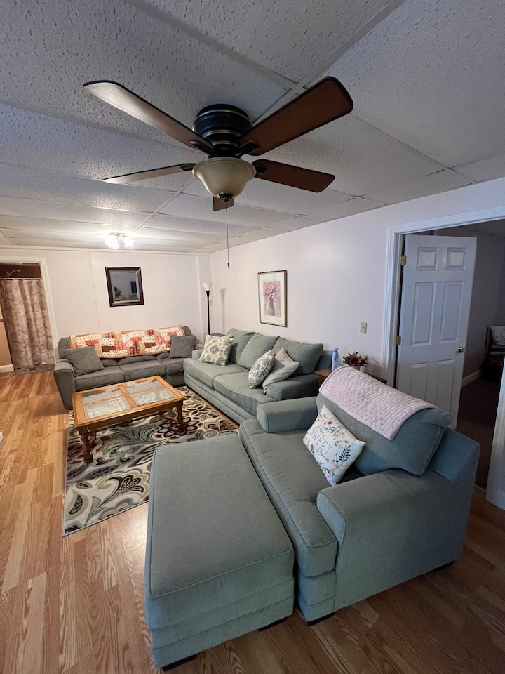 Cozy Apartment -Waterville Maine - Waterville, ME