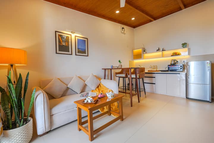 Aster 1bhk :1km Mall Road With Wi-fi+ Valley View - Mussoorie