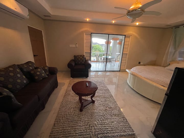 Joy Luxury Estate Villa - Kingston, Jamaica