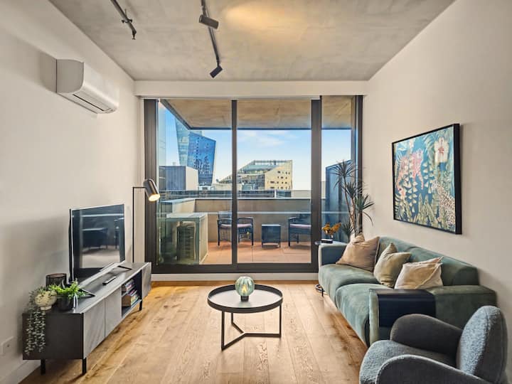 Chic & Sleek Docklands Retreat. Pool/gym/library - Melbourne