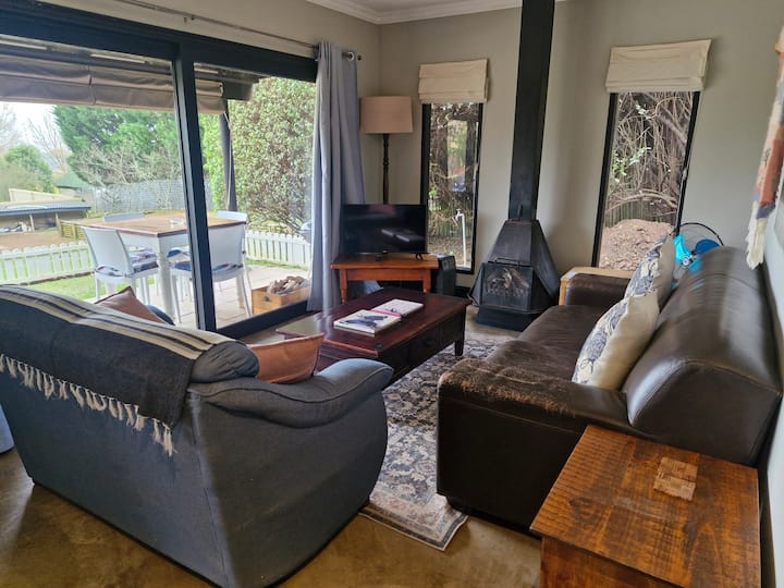 Delightful 2 Bedroom/2 Bathroom Cottage - Underberg