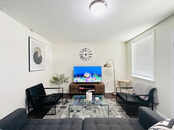 Modern 2-bedroom Apartment (Free Parking). - Todt Hill - Staten Island NY