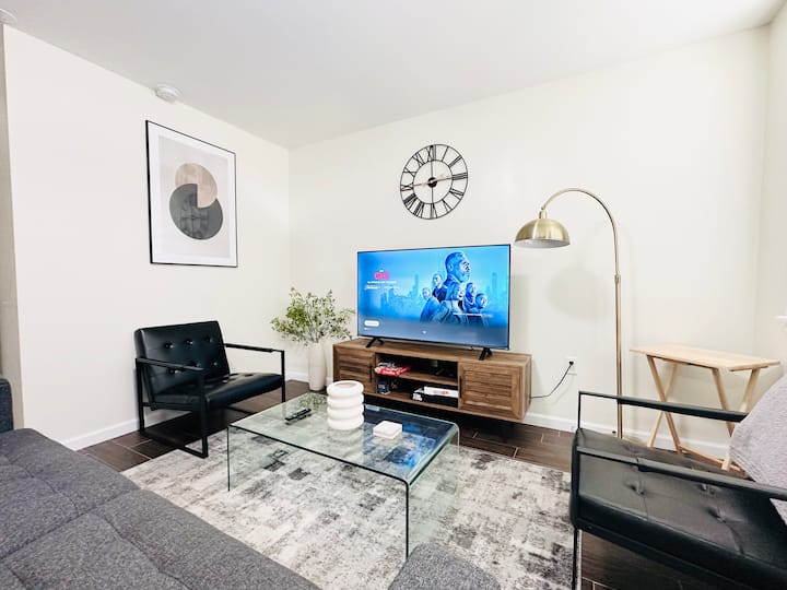 Modern 2-bedroom Apartment (Free Parking). - Elizabeth, NJ