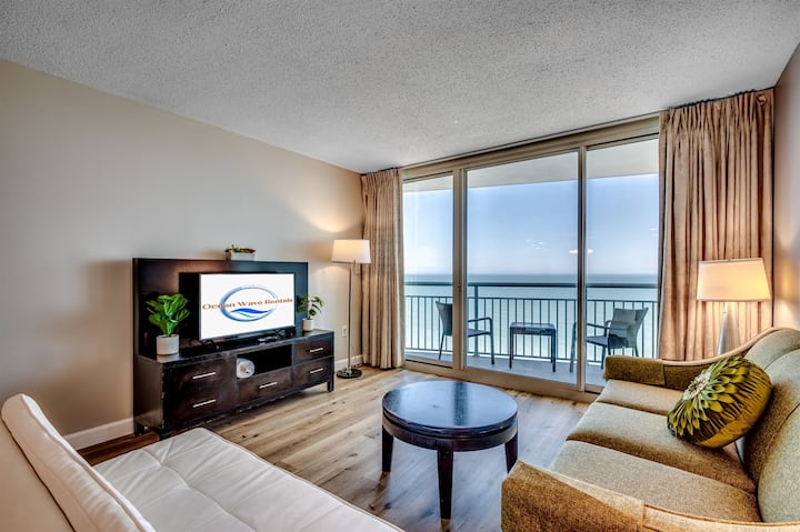 Pristine 3 Bedroom Ocean Front Condo 18th Floor - Myrtle Beach, SC