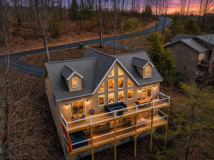 Luxe Lodge Designer Decorated Hot Tub Slope Views - Massanutten, VA