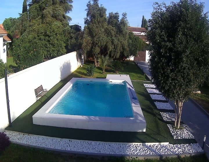 Villa Romana. 6 Personas. Pet  Friendly - Coria del Río