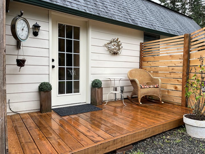 Cozy Barn Loft - Olympia, WA