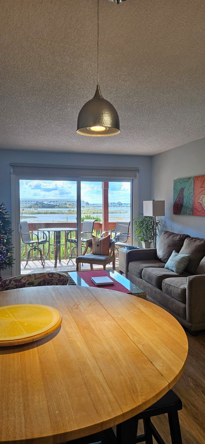 Cozy Bayside Retreat, Short Walk To The Beach - Ocean City, MD