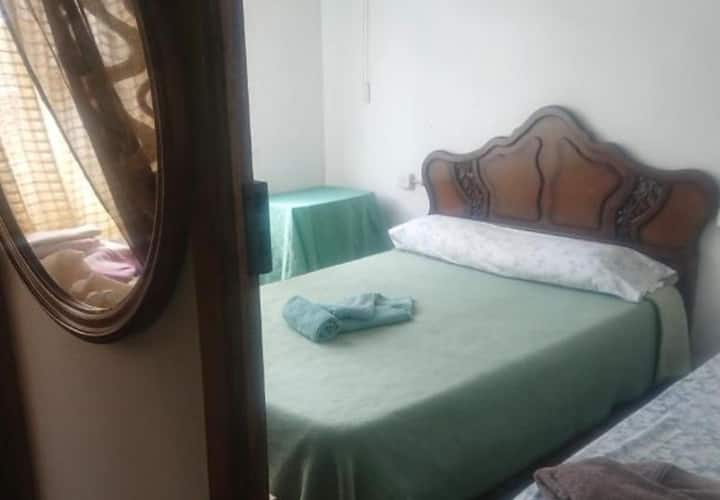 Piso Céntrico,habitación Con Vista A La Calle - Salamanque