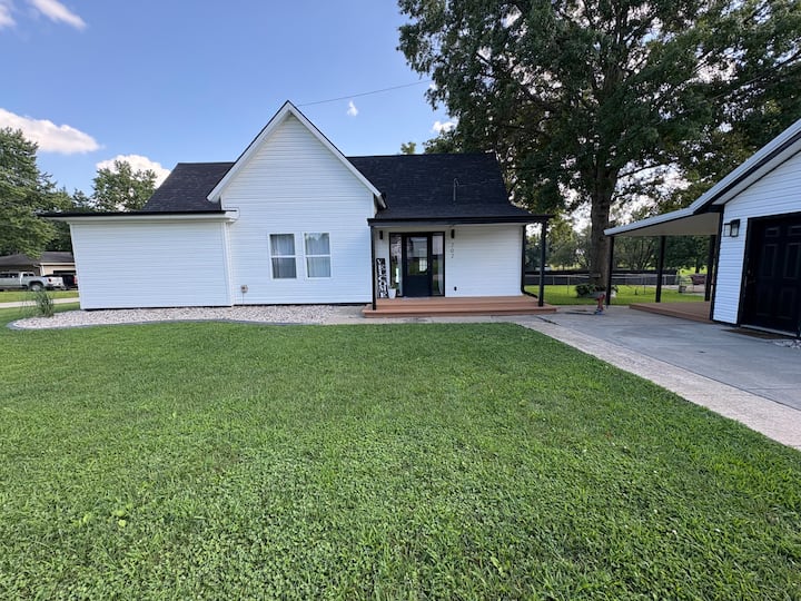 Modern Home In Gallatin - Lake Viking, MO