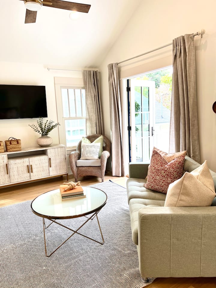 Cozy Long Term Church Street Cottage - McKinney, TX