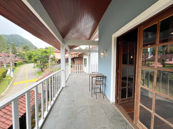 Casa Com Varanda E Lareira No Condomínio Da Cbf - Teresópolis