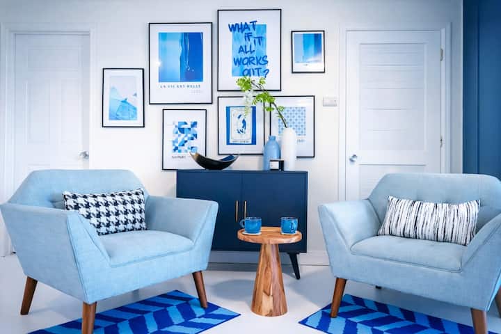 Theblueloftretreat • Chic|bright Stay Near Mass St - Lawrence, KS