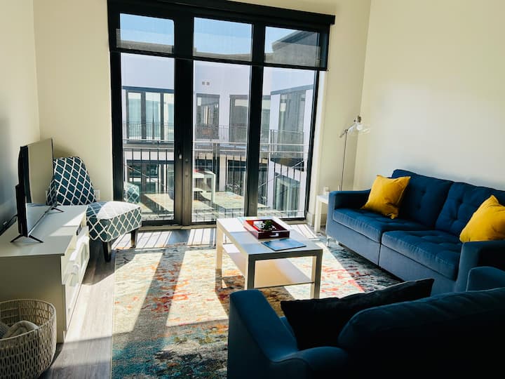 Chic & Central 1br | Ideal For Work & Leisure Stay - Dundalk, MD