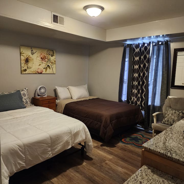 Stylish 5br Haven | Sleeps 14+ • Ewr + Parking - 紐約, NY