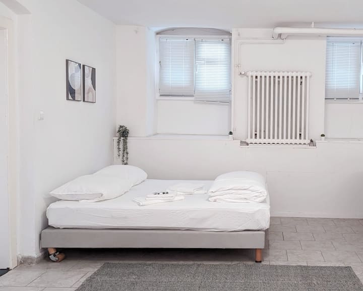 Tiergarten: Großes 2-zi Design Apt In Parknähe - Berlin
