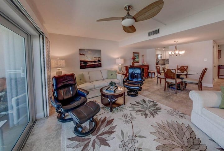 Ocean Front Serenity Condo - Ormond Beach, FL