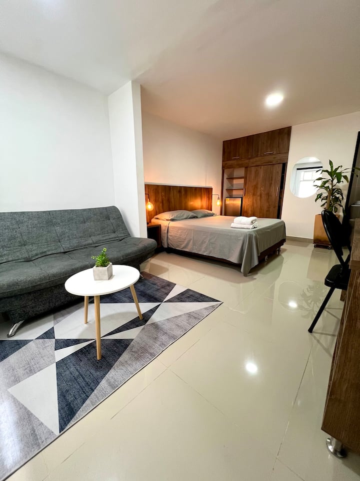204) Amplia Habitación - Central Y Tranquila - Medellín