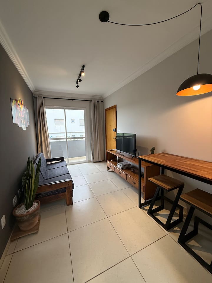 Ap 103 (Sta Mônica/parq Sabiá/ufu/cot/praia Clube - Uberlândia